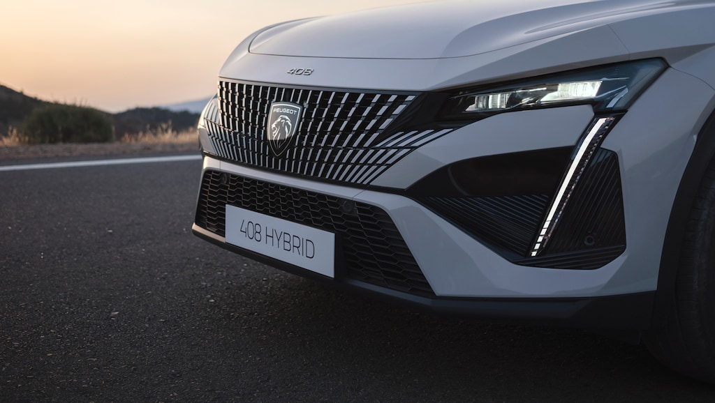 PEUGEOT 408 Hybrid MHEV | Fastback-inspired